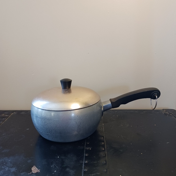 Wear Ever | Kitchen | Vintage Wearever Hallite Aluminum 2 2 Qt Sauce ...